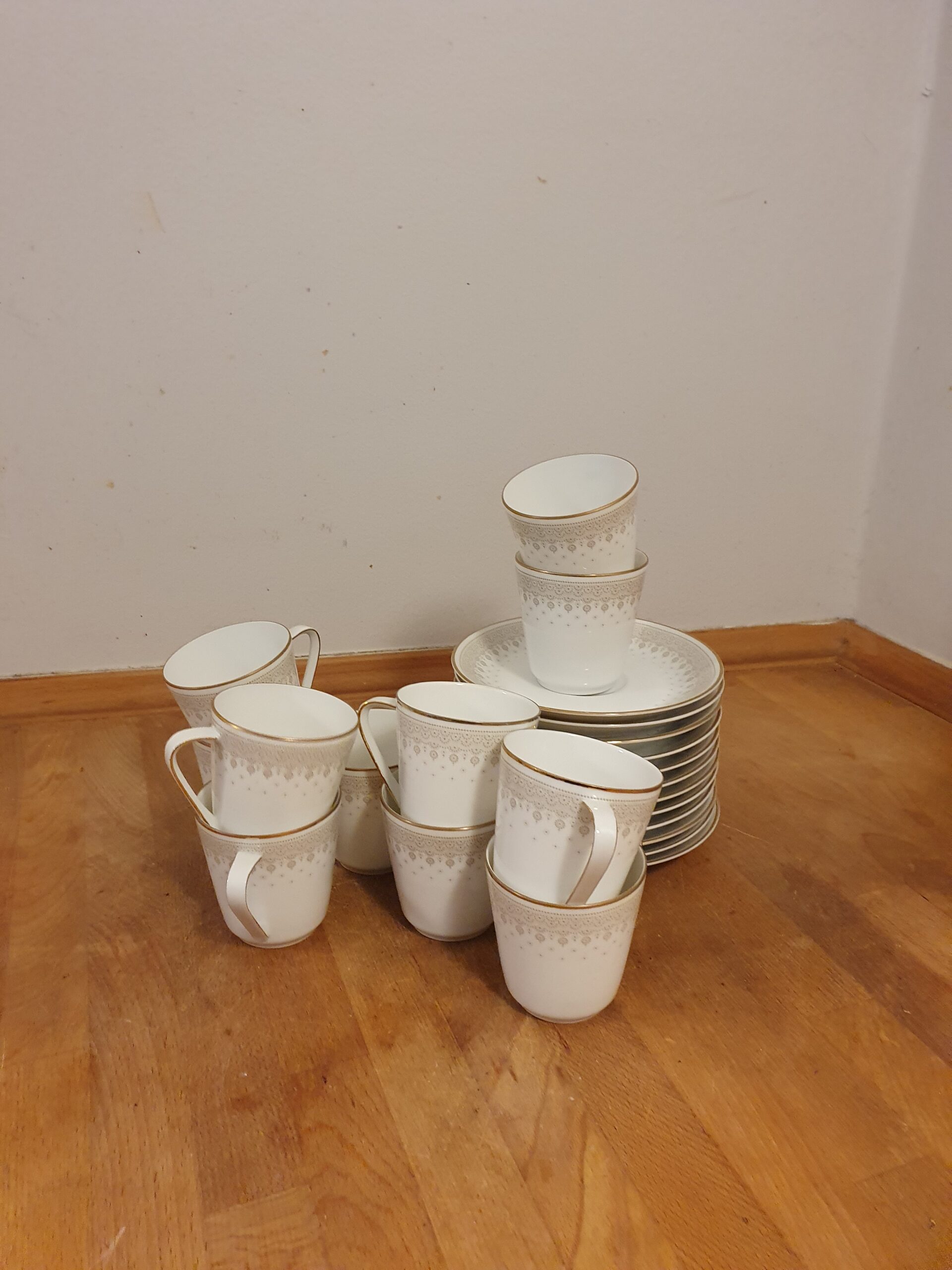 Retro kopper med underkopper, tysk – Villumsen loppefund