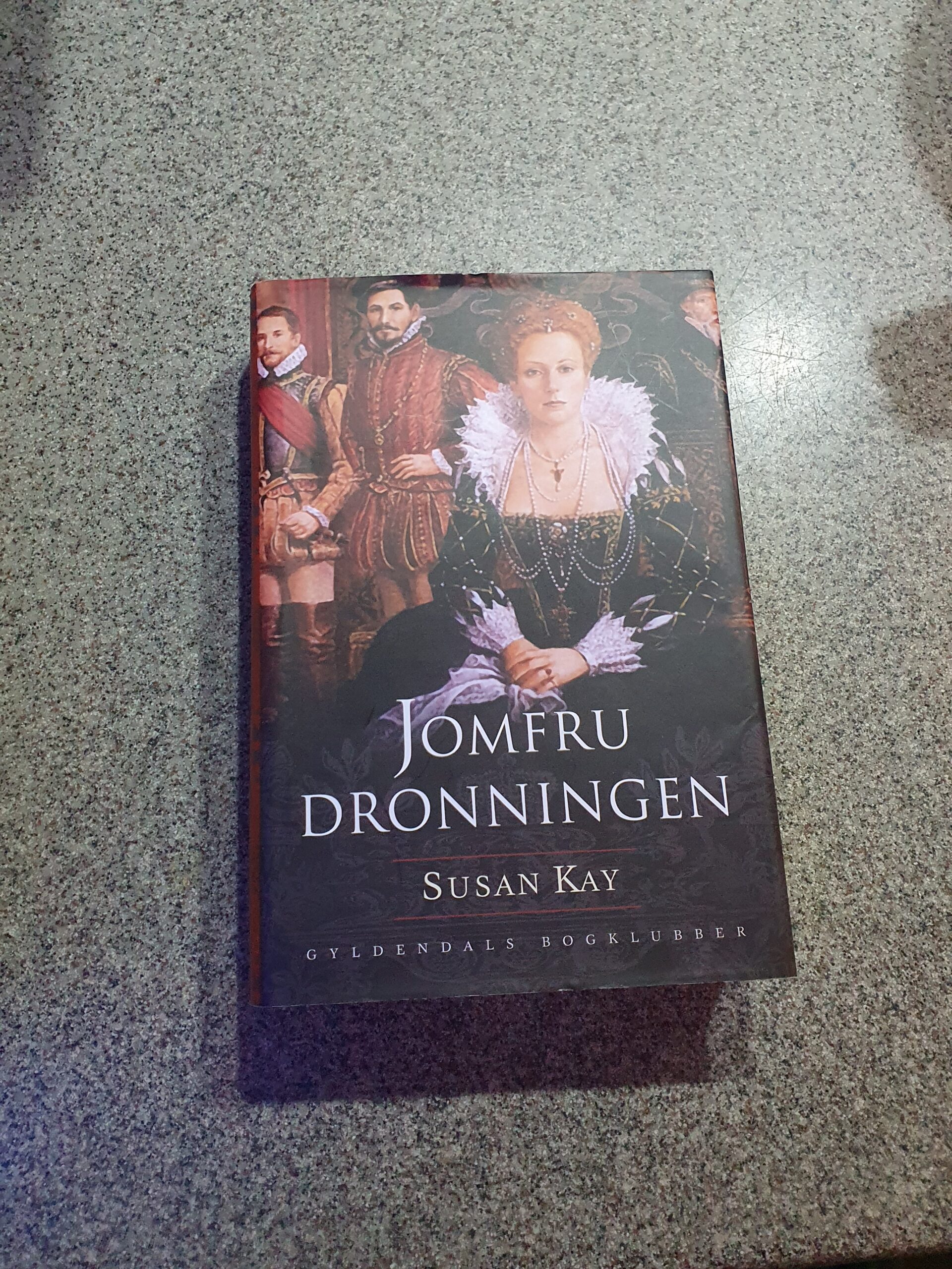 Jomfru Dronningen – Susan Kay – Villumsen loppefund